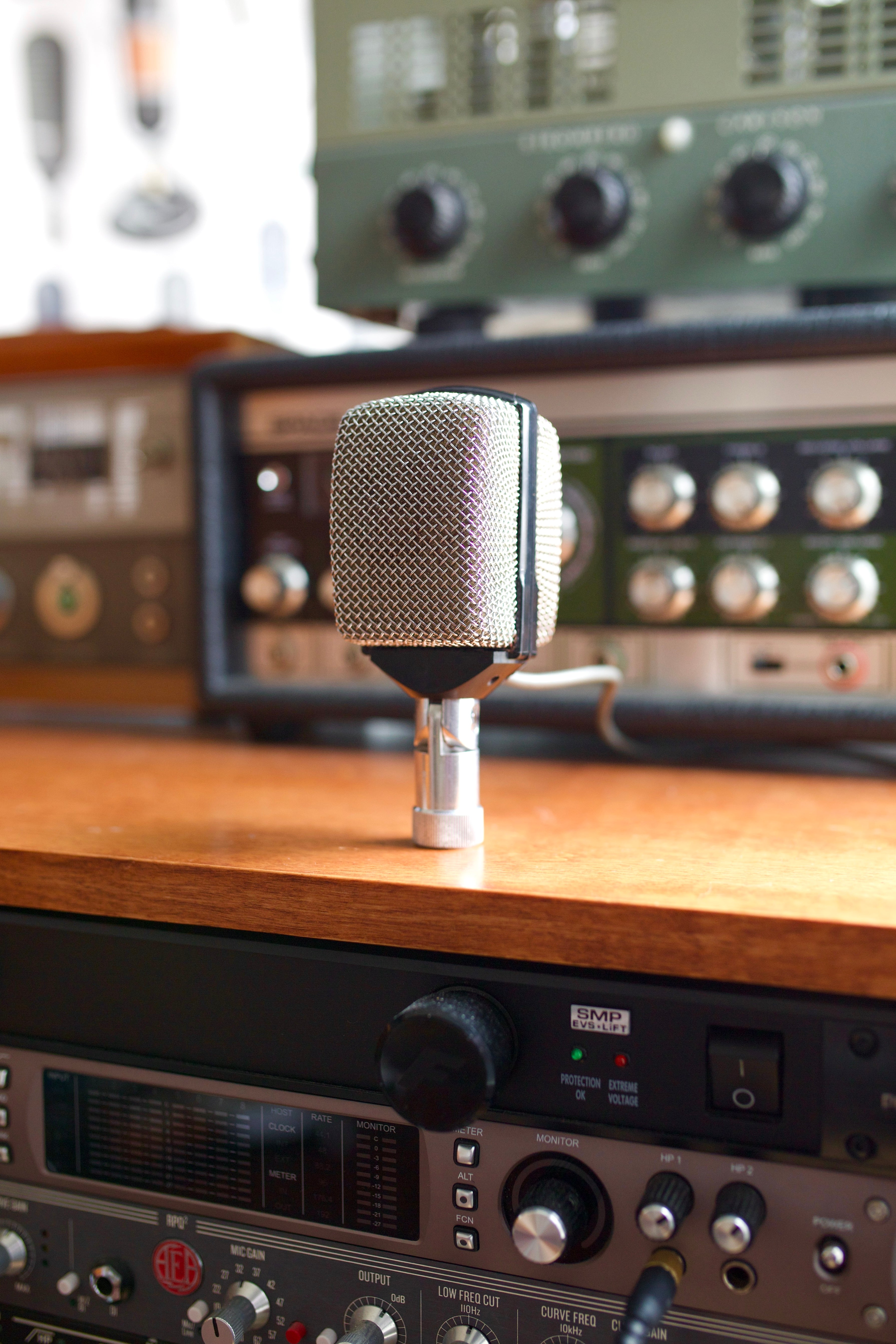 AKG D12 Dynamic Microphone – Cole Picks Vintage