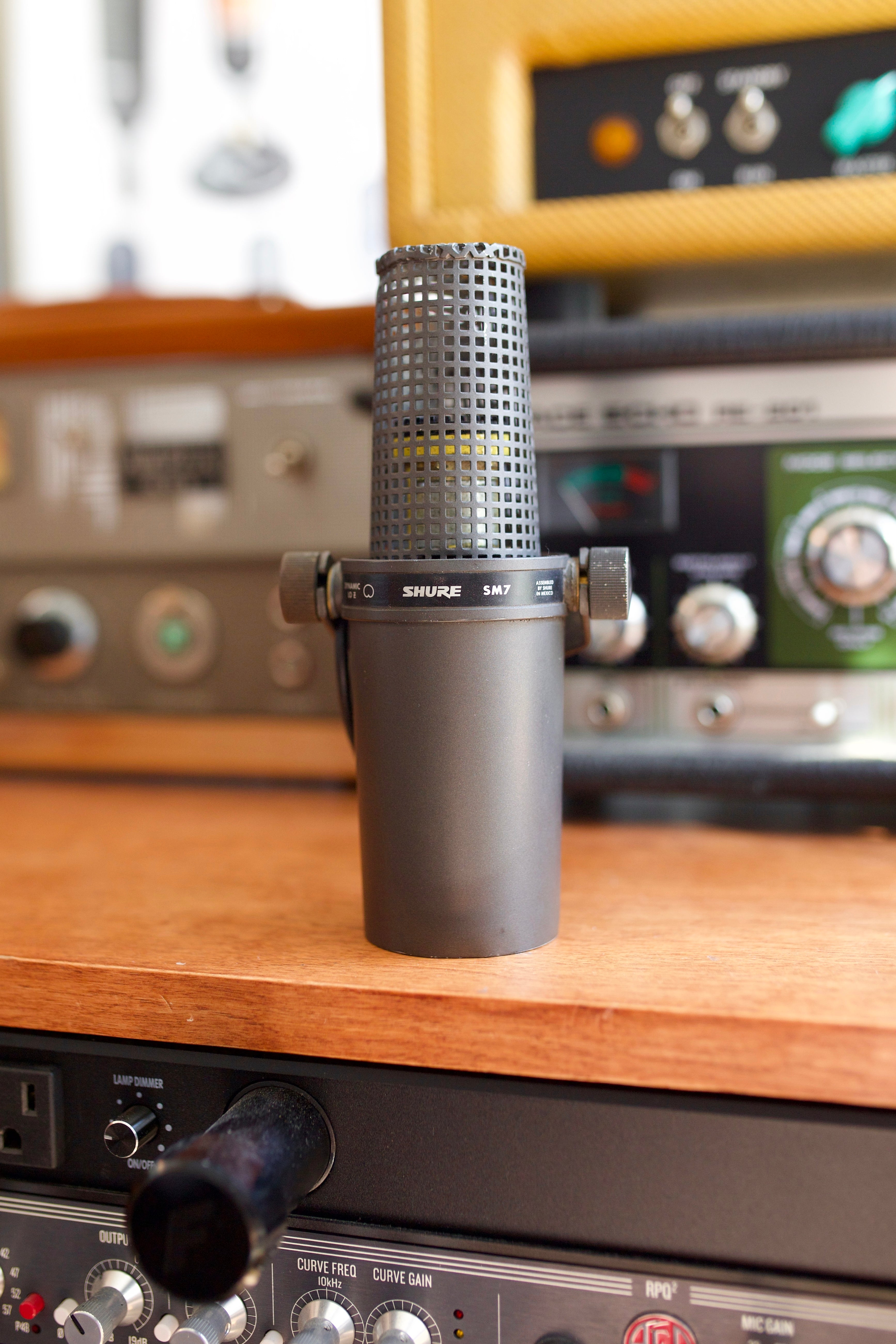 Shure SM7 Dynamic Microphone – Cole Picks Vintage