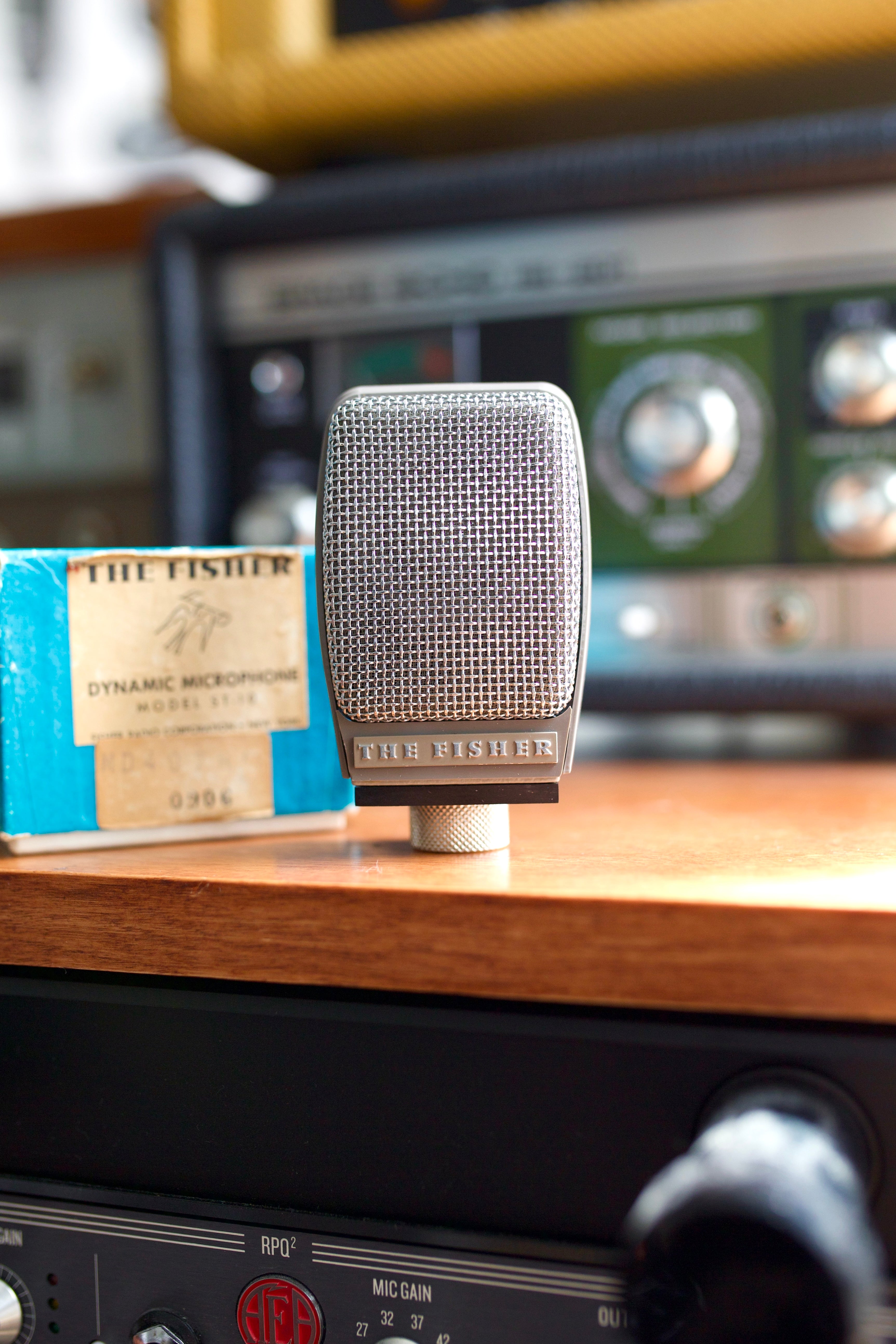 The Fisher (Sennheiser) MD407 Dynamic Microphone – Cole Picks Vintage